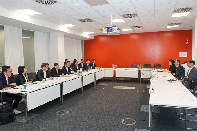 盐城市人民政府 News Zhou Bin Leads a Delegation to Visit Multinational ...